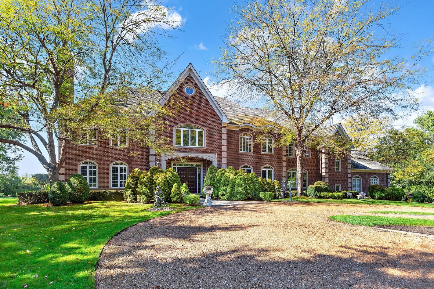 655 W Northcroft Ct, Lake Forest IL 60045